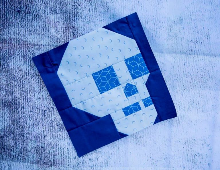 New Halloween Quilt Patterns: Skull Quilt Pattern - ellis & higgs