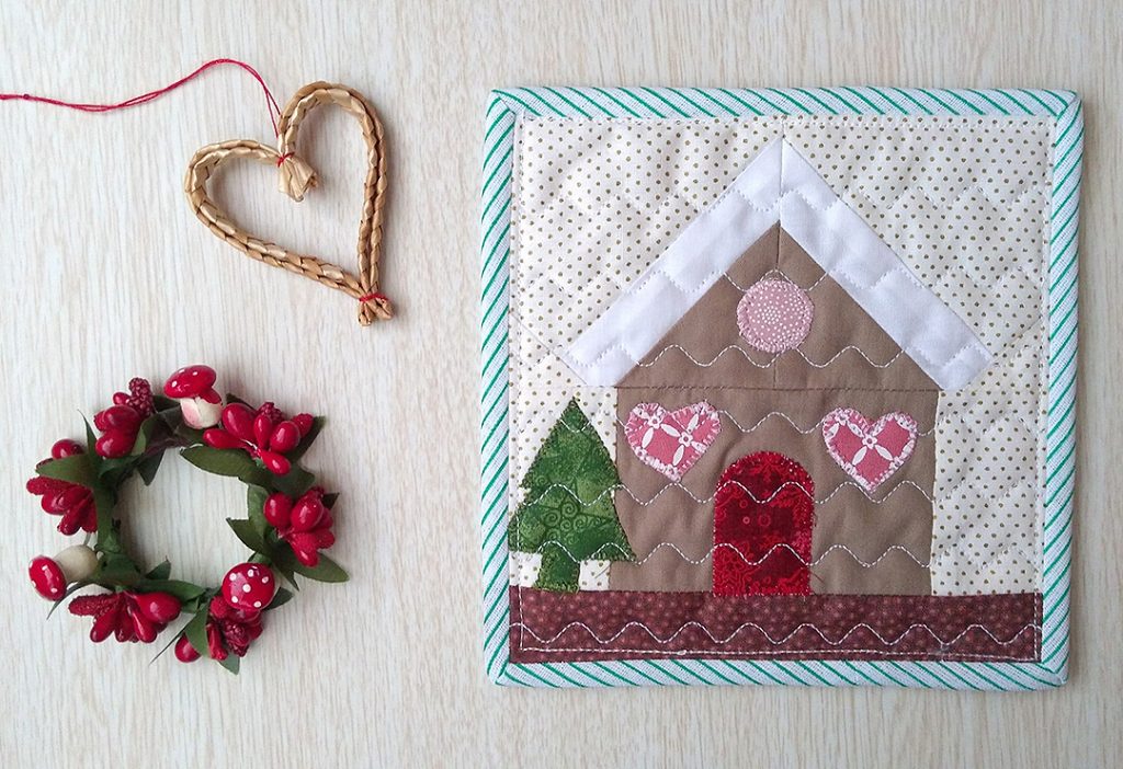New Christmas Quilt Patterns: Gingerbread House Quilt Pattern {+ free ...