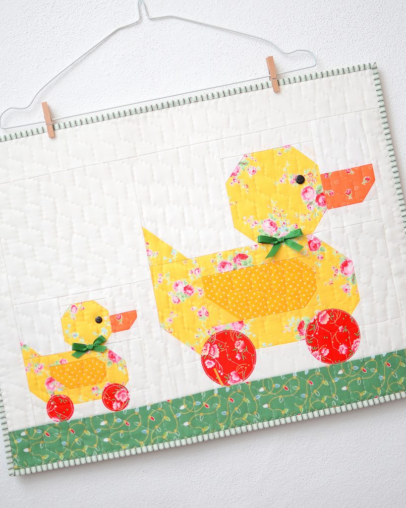 Pull-along Ducks mini quilt - a fun Christmas quilt pattern add-on ...