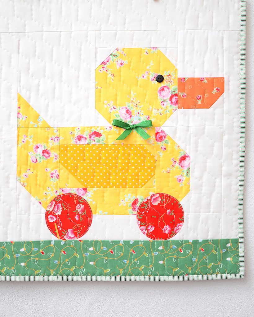 Pull-along Ducks mini quilt - a fun Christmas quilt pattern add-on ...