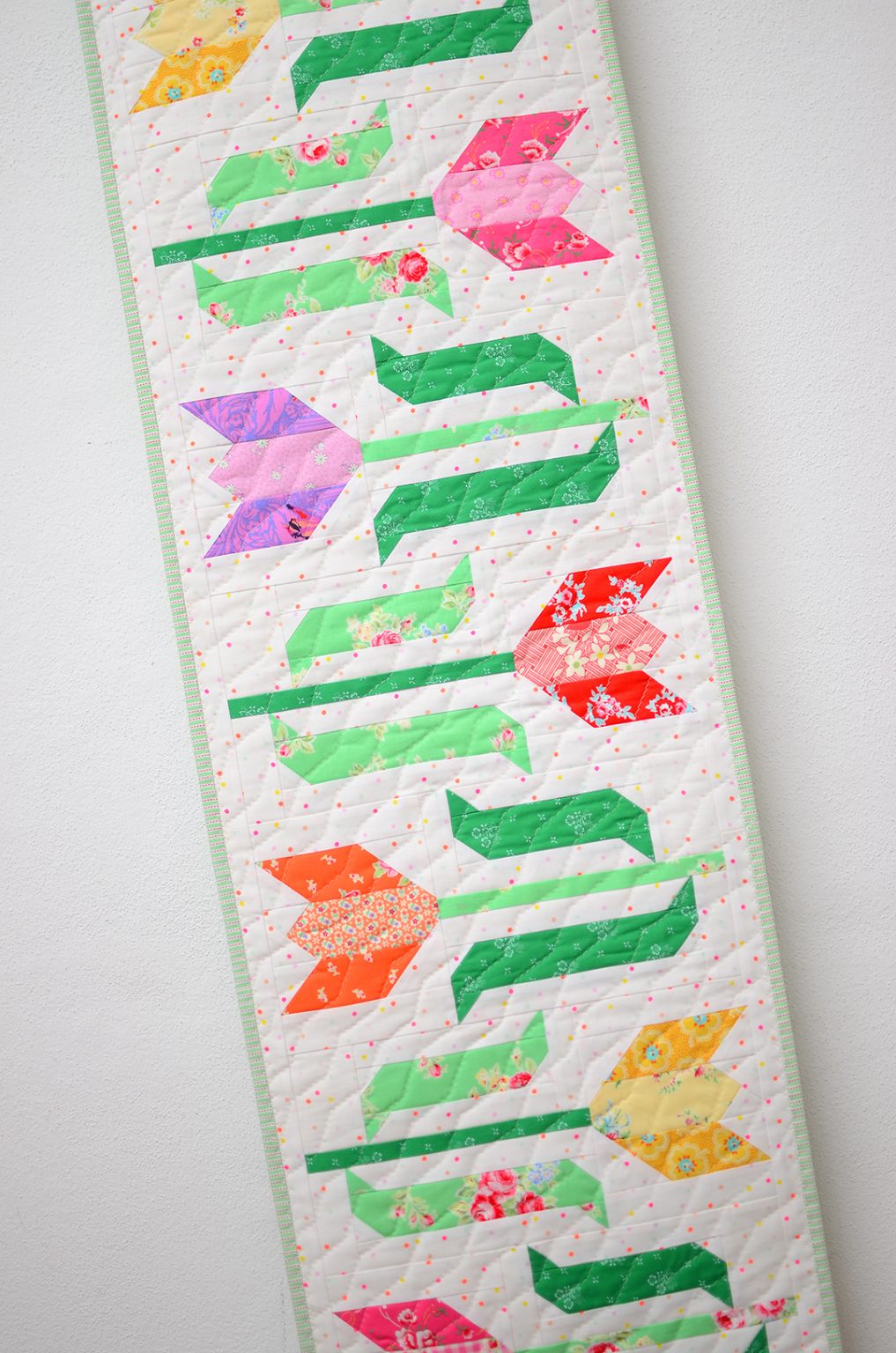 Tulip Table Runner - Tutorial & Pattern Add-on - ellis & higgs