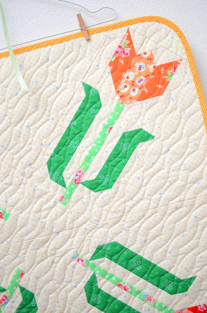 Tulip Table Topper - Tutorial & Pattern Add-on - ellis & higgs