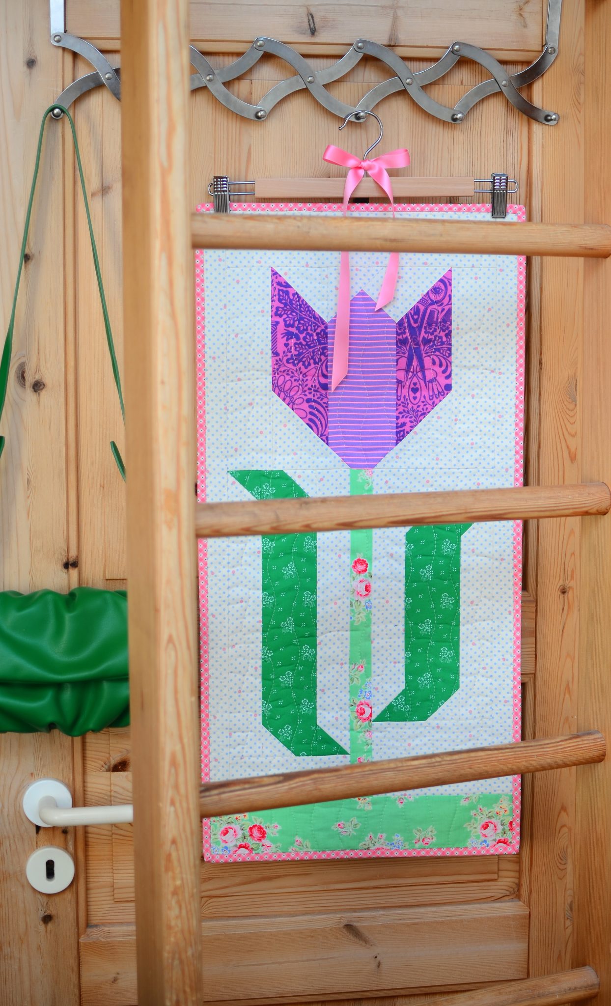 Tulip Wall Quilt - Tutorial & Pattern Add-on - ellis & higgs